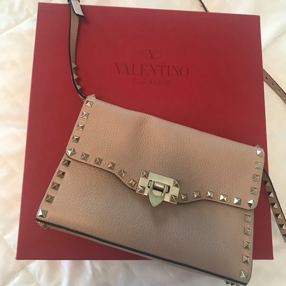 Valentino Garavani | Bags | Valentino Rockstud Small Shoulder Bag ...